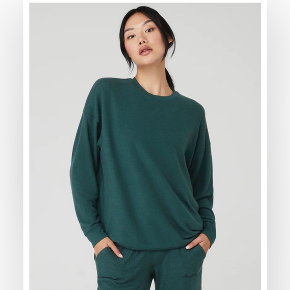 ALO Yoga | Tops | W3295r Soho Pullover | Poshmark